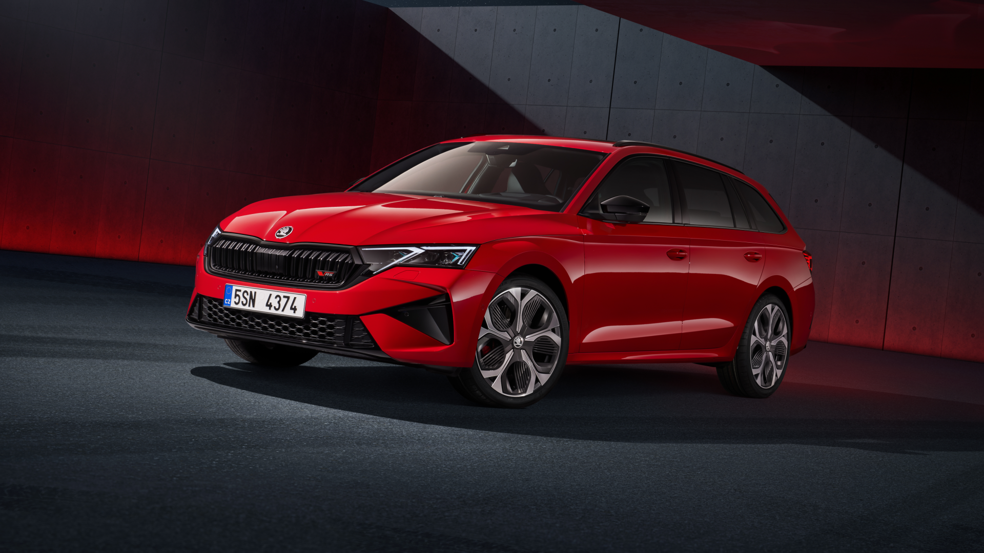 Škoda Octavia Combi RS získala prestižní cenu Golden Steering Wheel ...