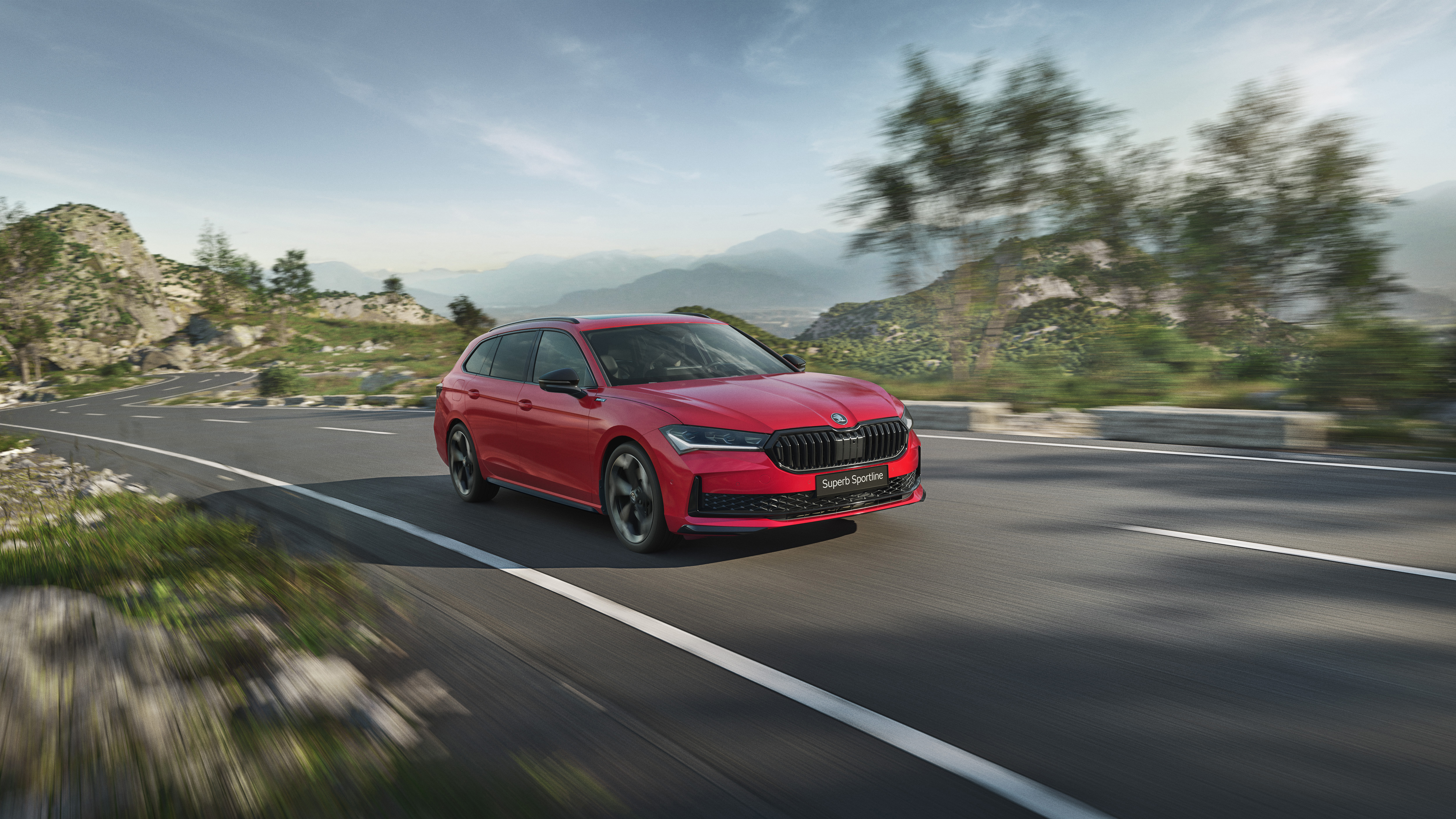 Škoda Superb Sportline přijíždí na český trh v obou karosářských ...